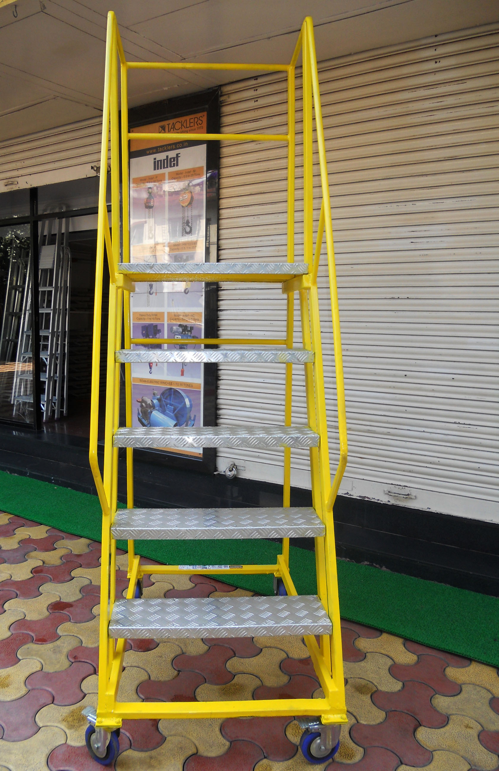 TACKLERS | LADDERS FOR INDUSTRIAL&DOMESTIC USE | TROLLEY STEP LADDER