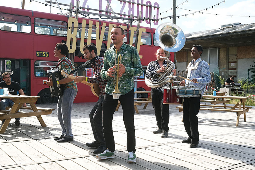 Zwazo | inillotempore