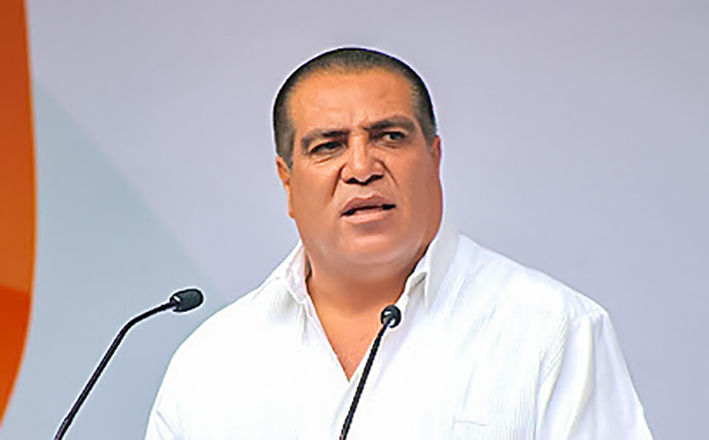 DÁVALOS Y SU COMPROMISO DE REACTIVAR LA ECONOMÍA VALLARTENSE