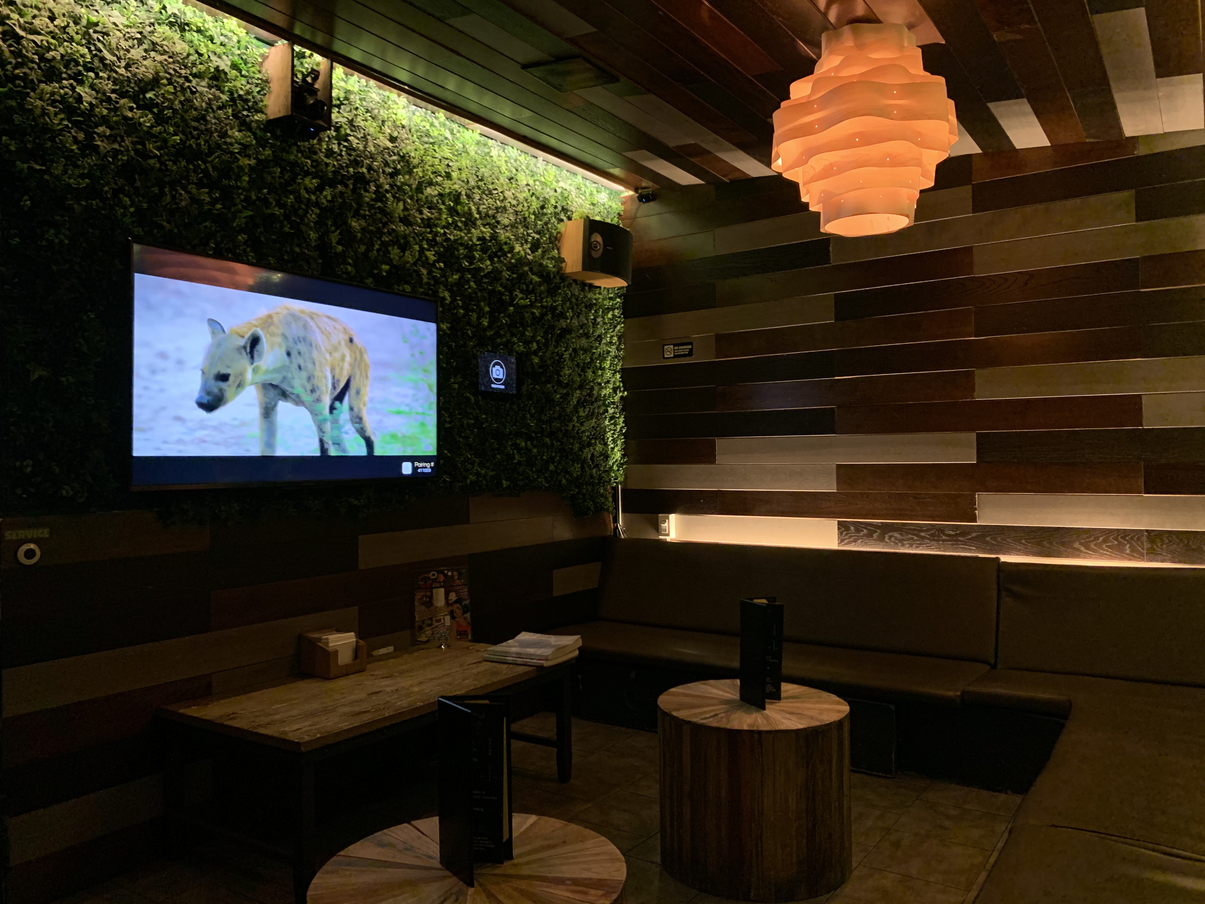 KARAOKE SHOUT | ROOMS