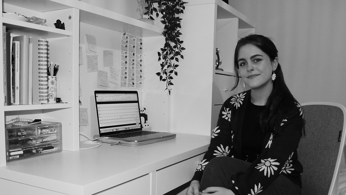 HOME | Charlotte Devlin