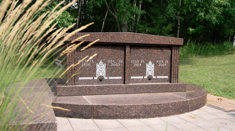 Above Ground | PinelawnMemorialPark