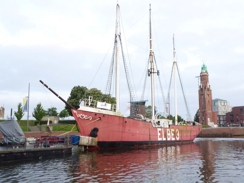 Museumsschiff „Elbe 3“ wurde erfolgreich zur Bredo-Werft verholt