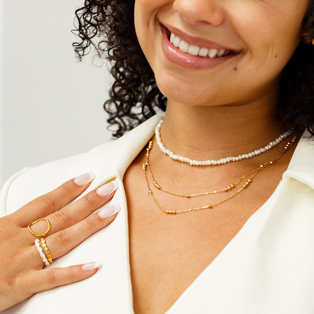 Statement vs. Delicate Necklaces: Which One Suits Your Prom Dress Best?