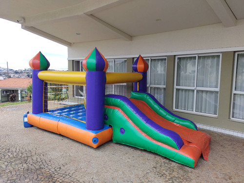 Castelinho c/ escorregador e tourinho inflavel | ciakidslocacoes