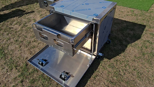 EX DISPLAY Plain Aluminium Side Lockers With Pull Out Drawers / Shelves ...