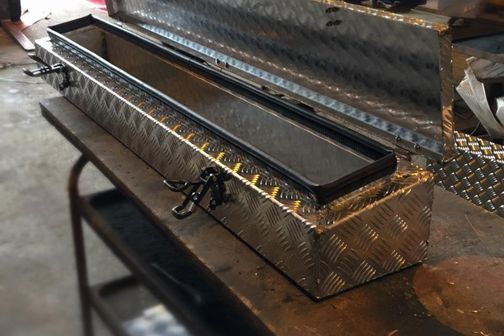 1455X300X200/140 Slanted Chequer Box | Warrell Richards