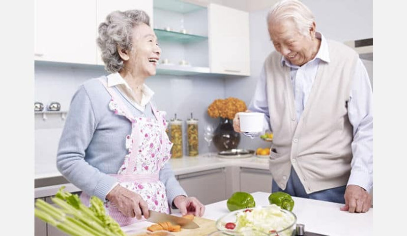 10 Kitchen Aids for Seniors Safely Increase Independence