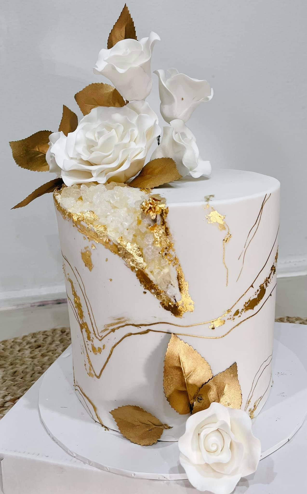 gold-flower-cake
