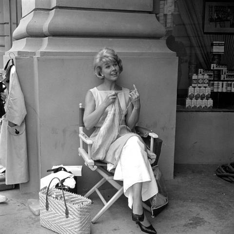 15 Famous Knitters