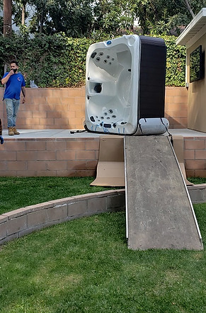 Hot Tub Movers | Luna's Spa Moving | United States | Luna's Spa Movers
