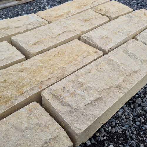 Wetherby Cream Sawn On Bed Limestone Walling 140mm - Pitched Face ...