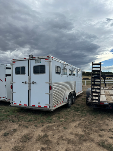 2000 Featherlite 3H GN | Topar Trailers