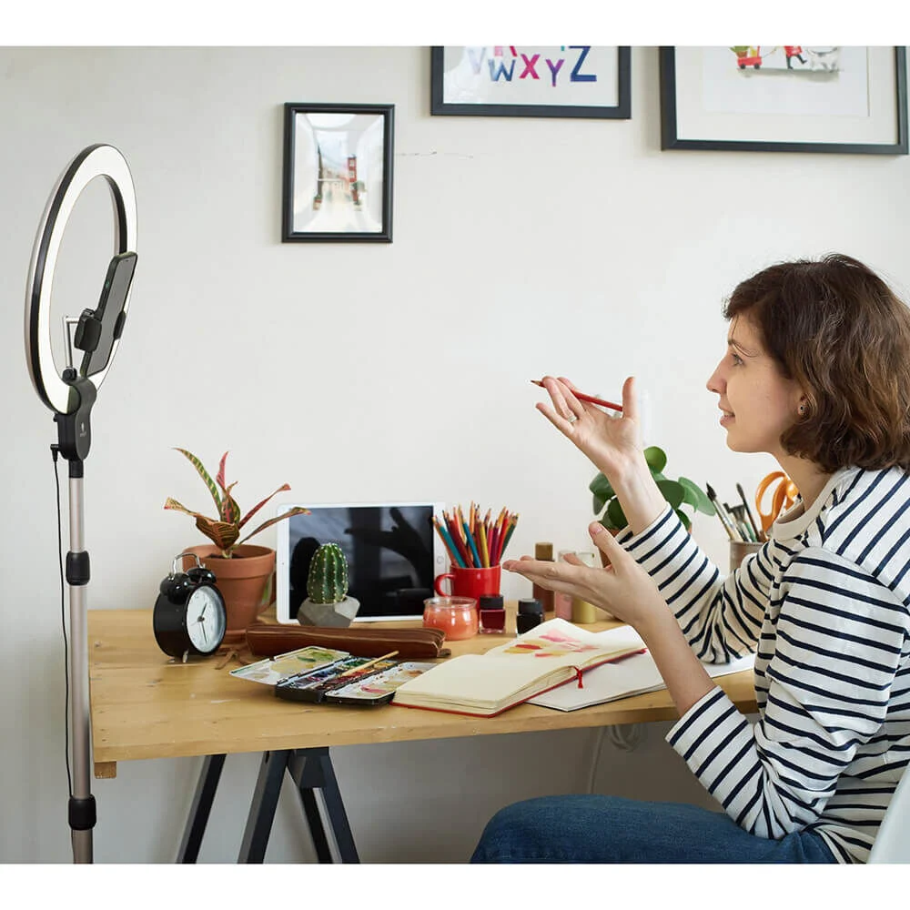 Daylight Aura Ring Light | Edward Marcus Ltd