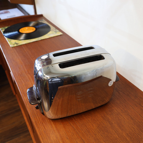 Vintage Chrome Toaster | bananalab