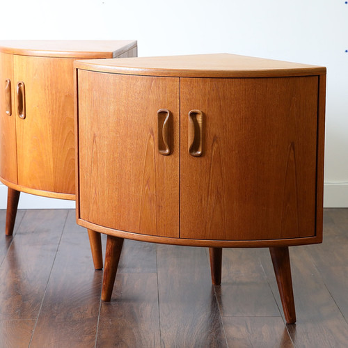 Vintage MCM Teak Corner Table by G-Plan | bananalab