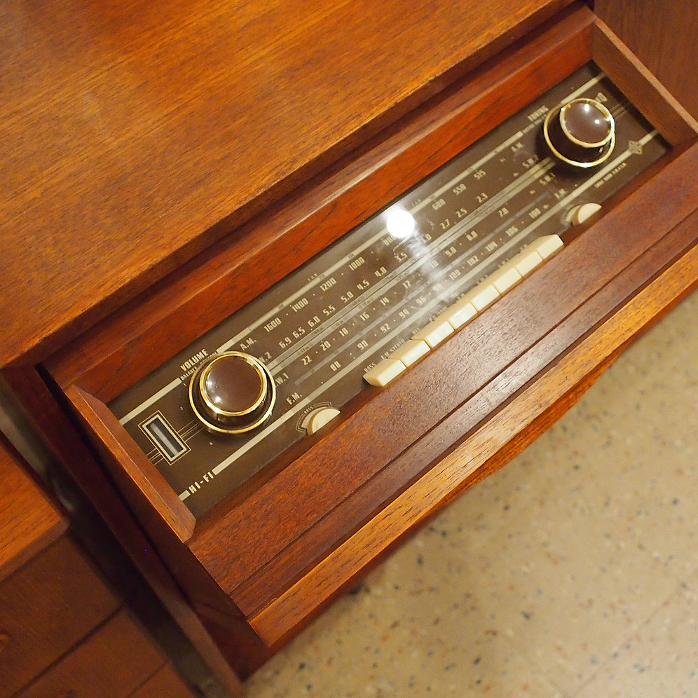 Vintage Mid Century Modern Telefunken Stereo Console | bananalab