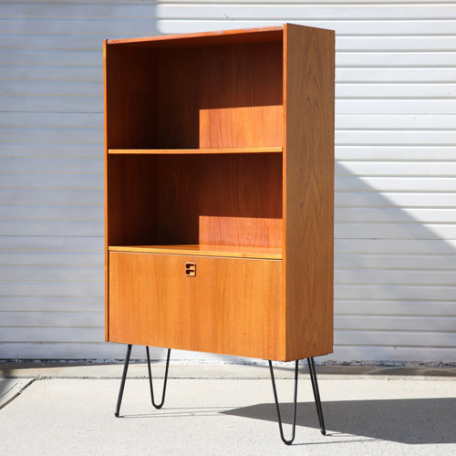 Vintage Teak Shelving Unit | bananalab