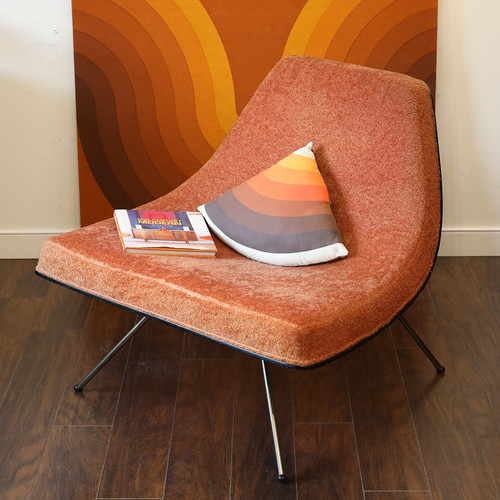 Iconic Canadian vintage modern chair designed by Donahue | bananalab