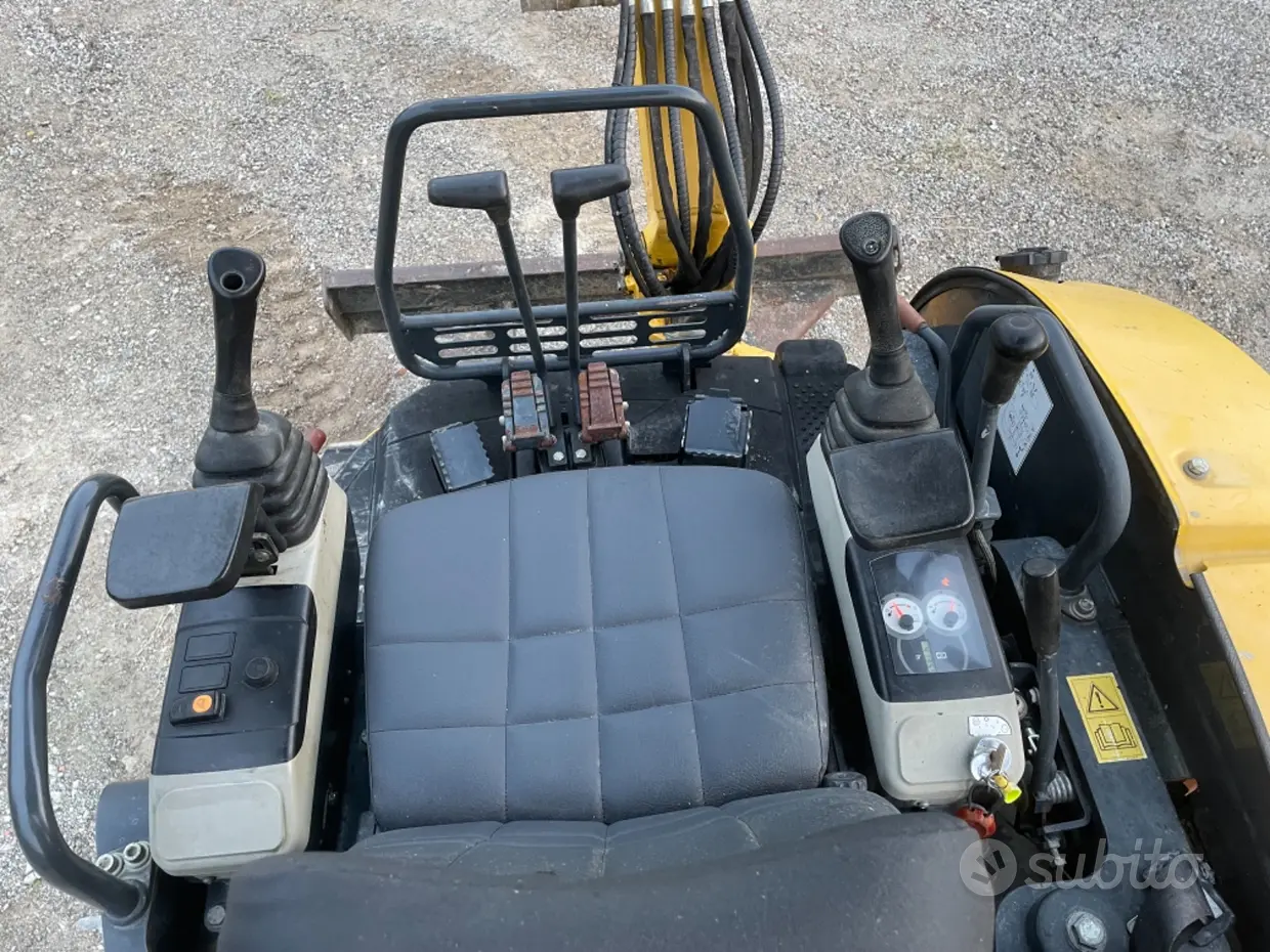 Komatsu PC26 Anno 2008 (VENDUTO) | Noveusato