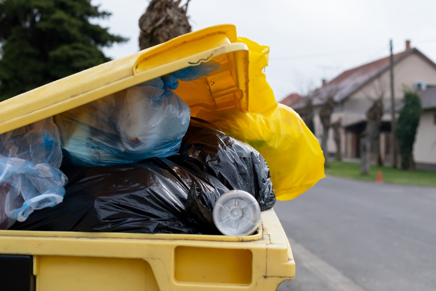 5 Signs Your HOA Might Need a New Community Management Company