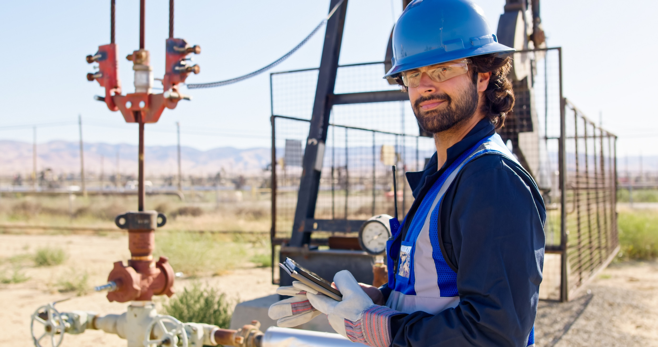 What are Well Servicing Operations? : Types, key equipment, jobs.