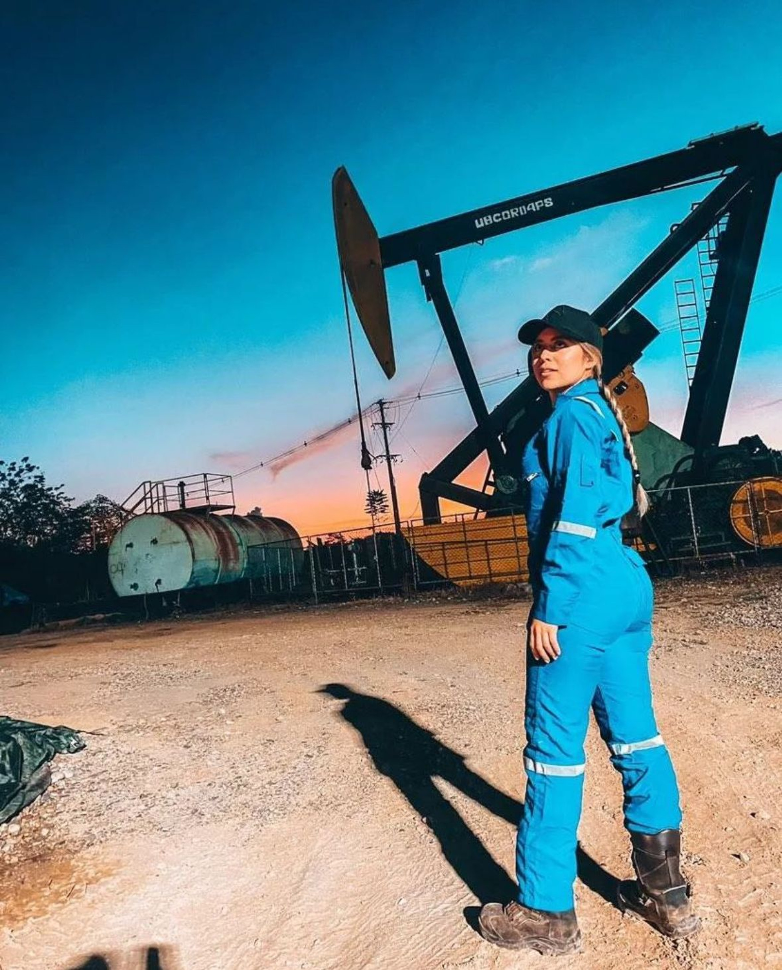 oil field worker hours