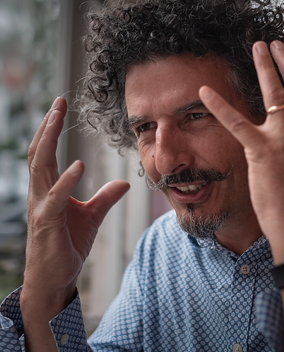 ABOUT | Simon Ratigan