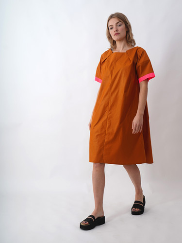 Ocre Dress with NeonPink detail | Conni Kaminski