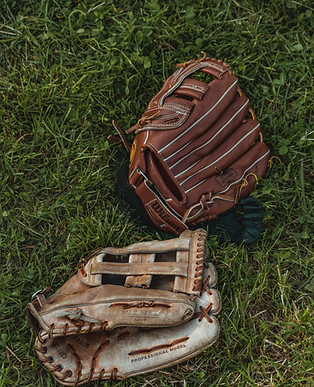 Choosing a baseball Glove -The different types of baseball gloves and ...