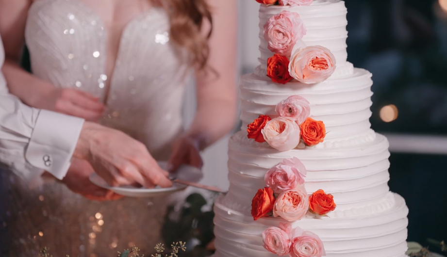 Conventional Wisdom // Tall + Traditional Wedding Cakes