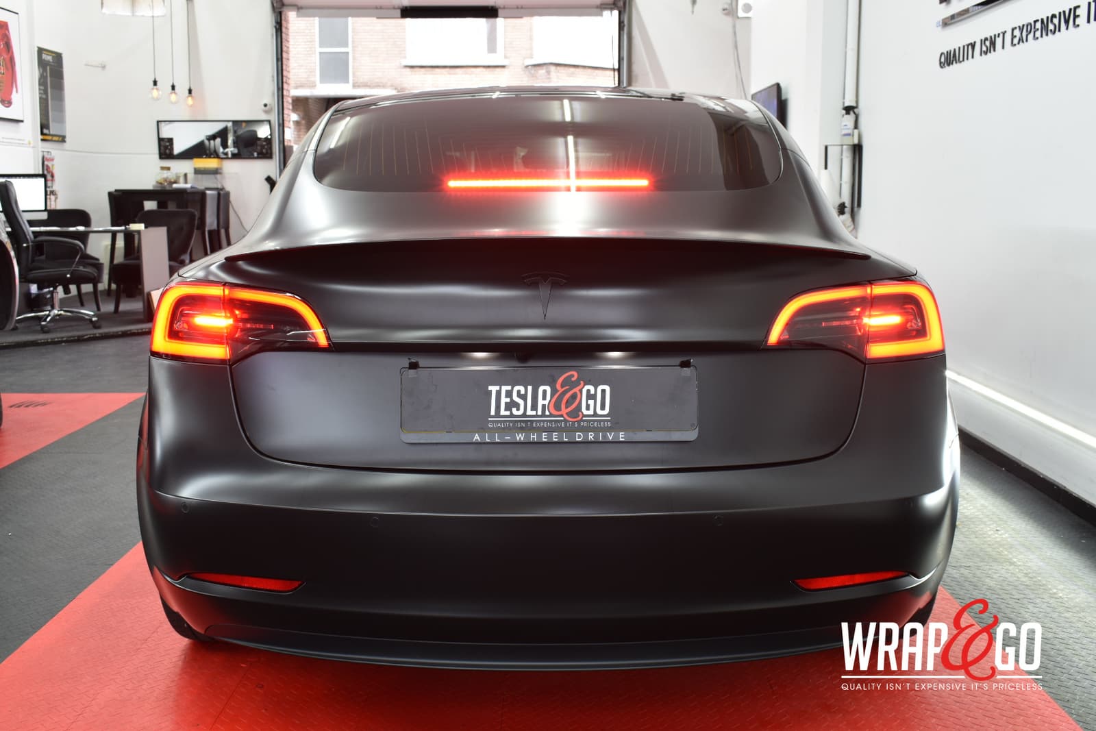 Tesla Model 3 3M Satin Black Carwrap | Den Haag | Teslacarwrap.nl