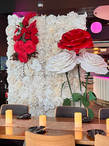 Scarlet flower wall | Giant Flowers Au