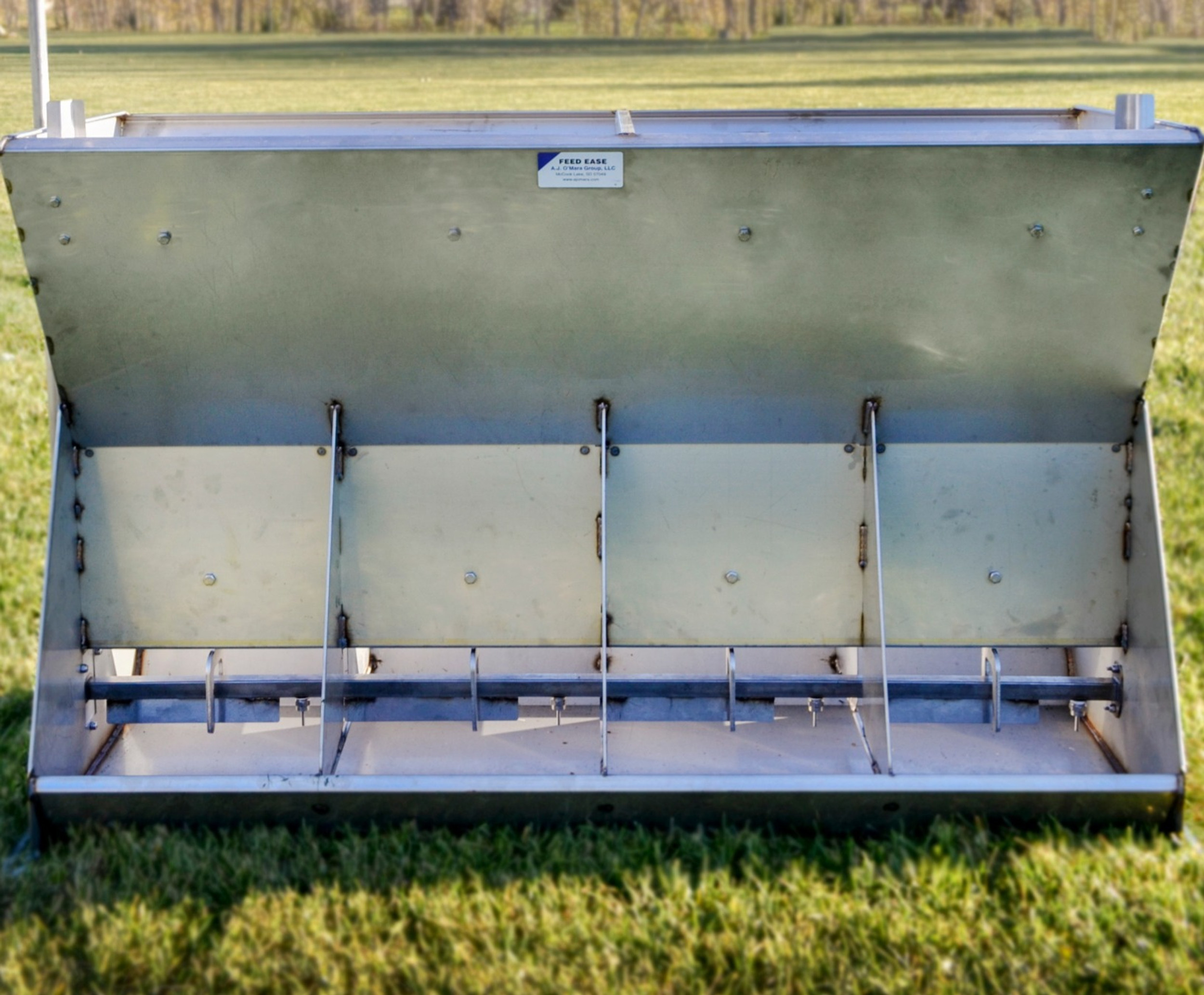 Hog Feeders | O'Mara Hog Feeders & Equipment