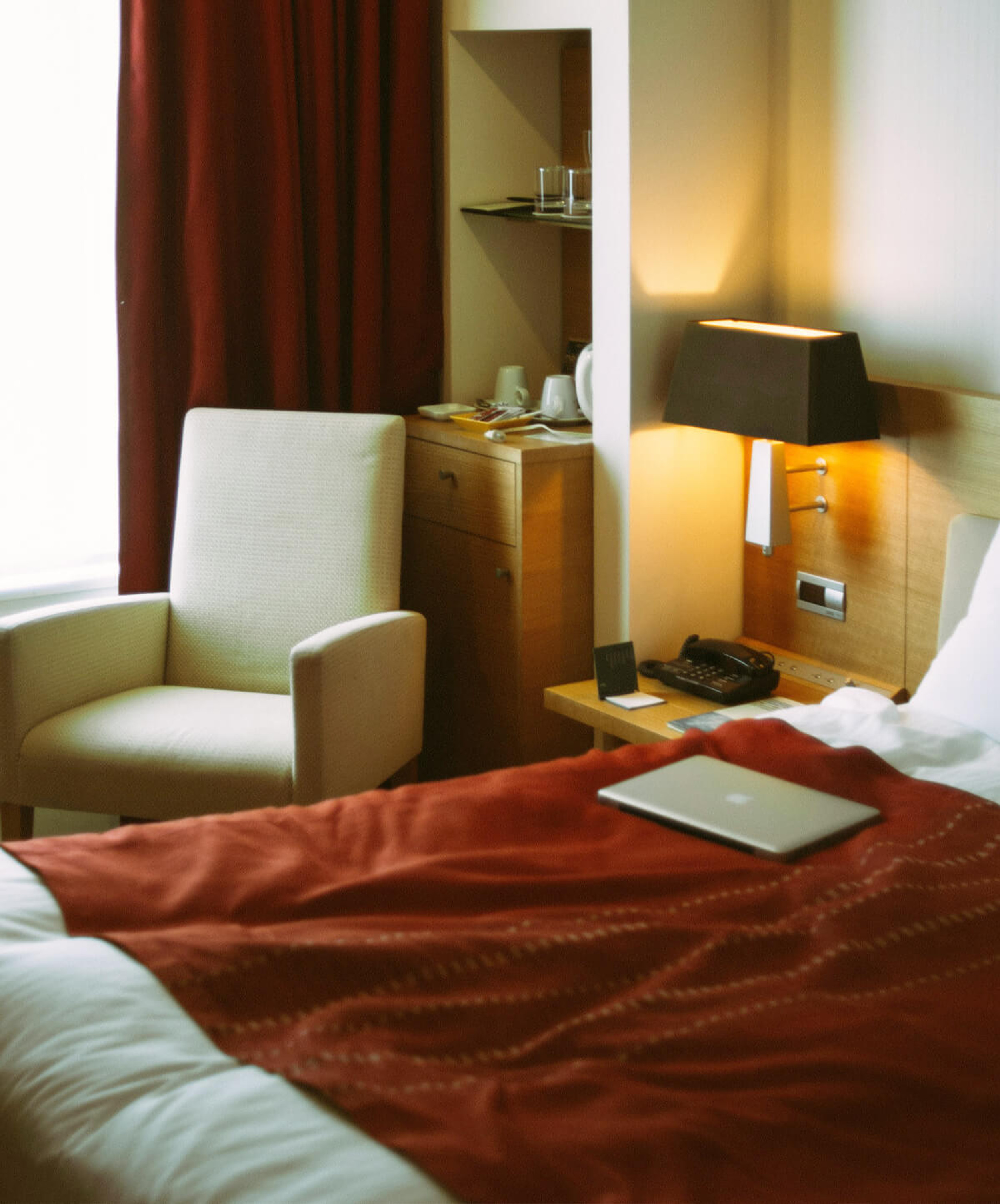 5 interior design essentials that make for a great hotel room