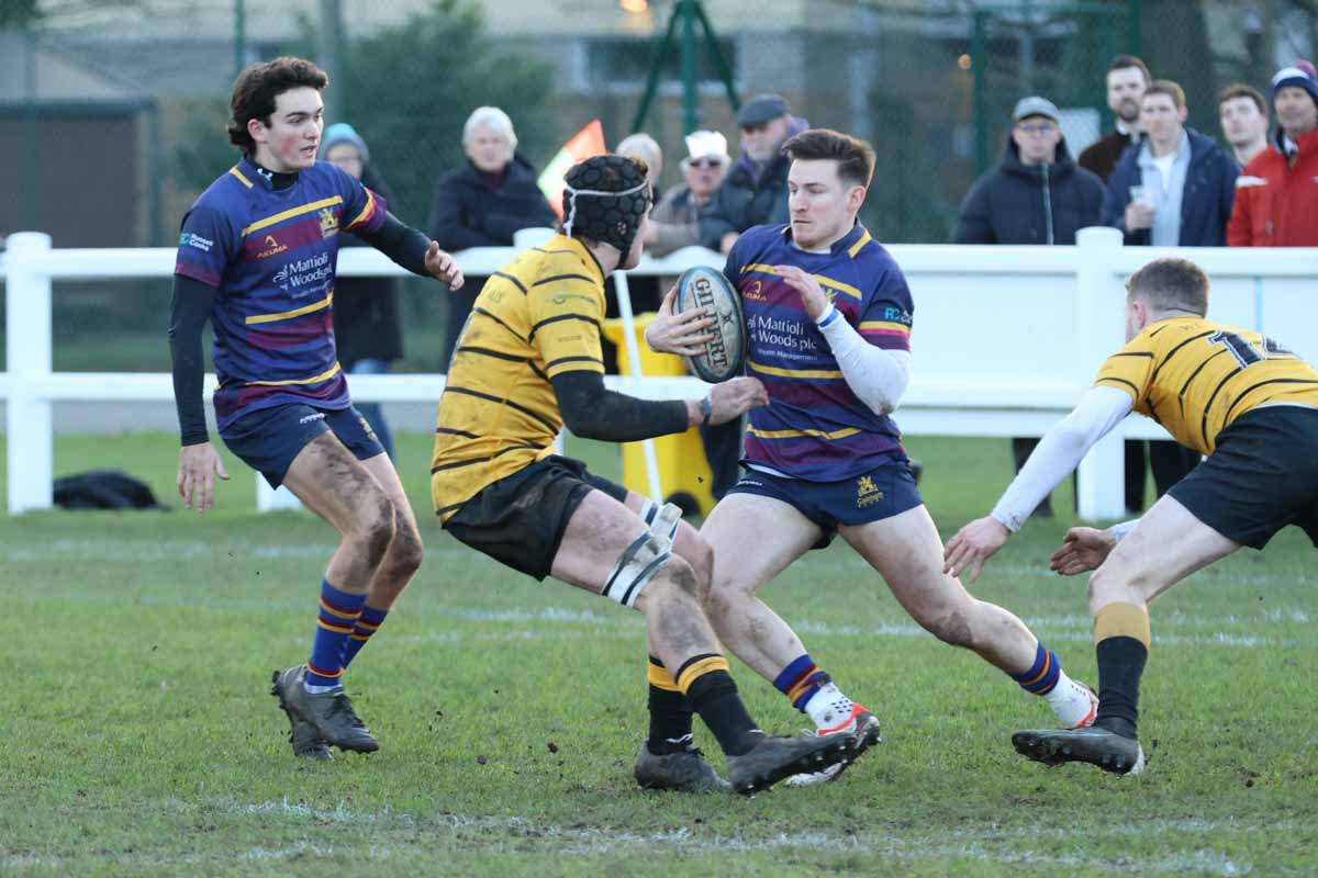Cobham leave it late to defeat Cornish is thriller