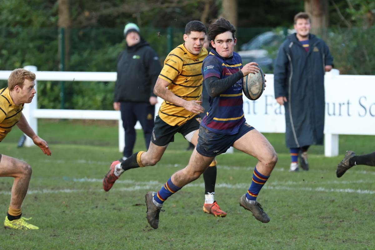 Cobham leave it late to defeat Cornish is thriller