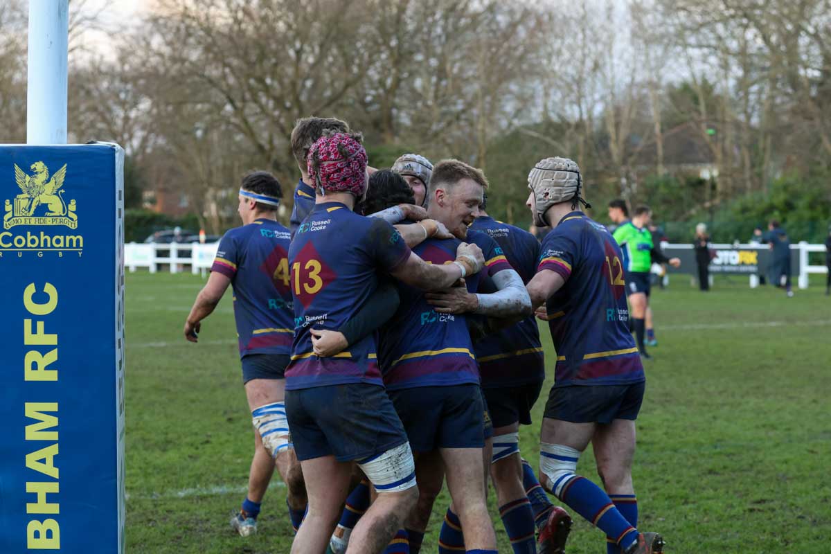 Cobham leave it late to defeat Cornish is thriller