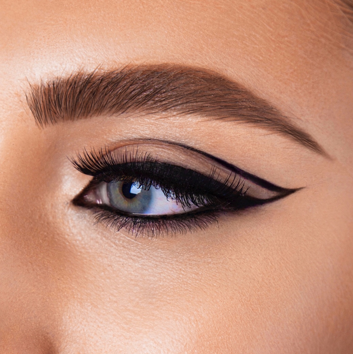 Alex Reader Makeup Artist | London | Alex Reader