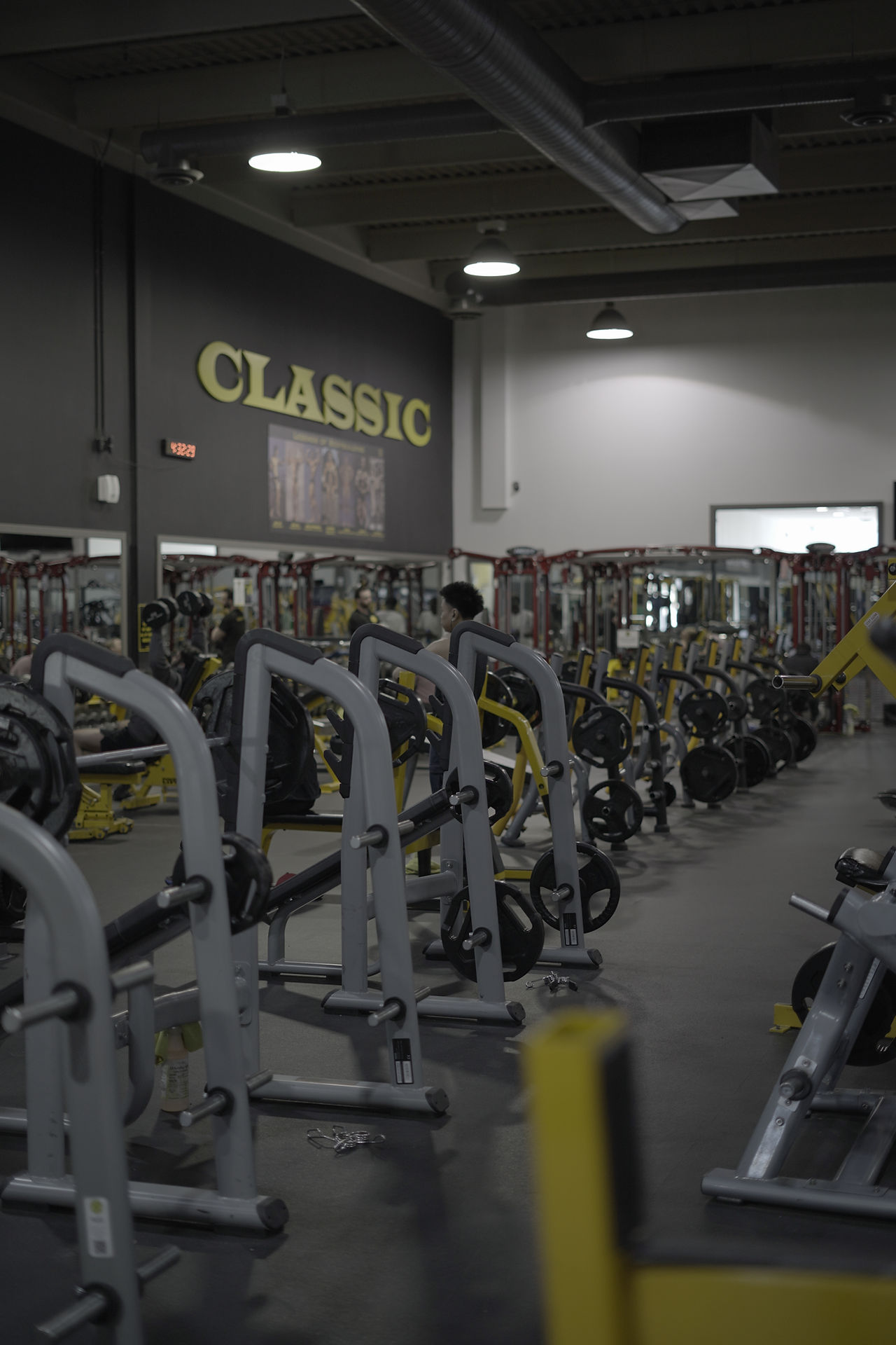 Gold's Gym Calgary | Calgary Gyms