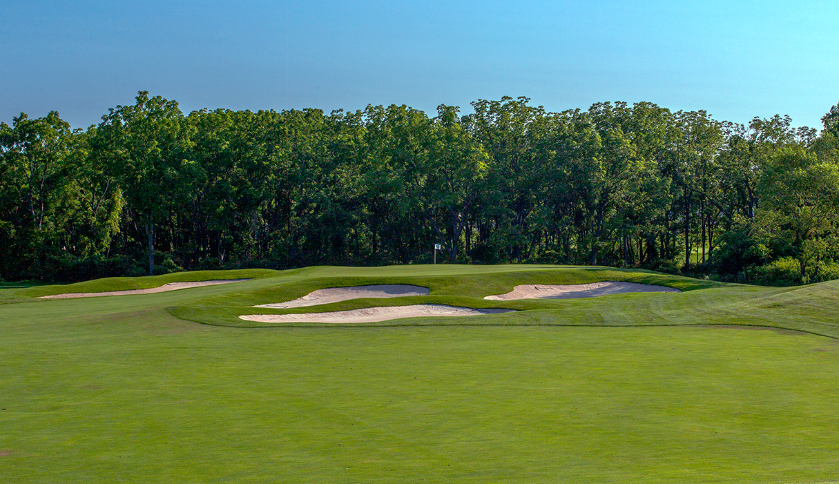 Hawk Pointe Golf Club