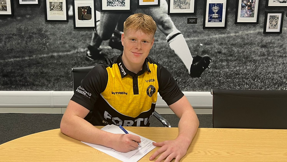 Knights sign young forward Jack Brown