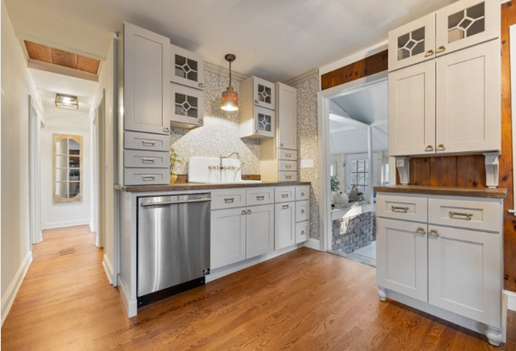 Shaker Sand Kitchen Cabinets