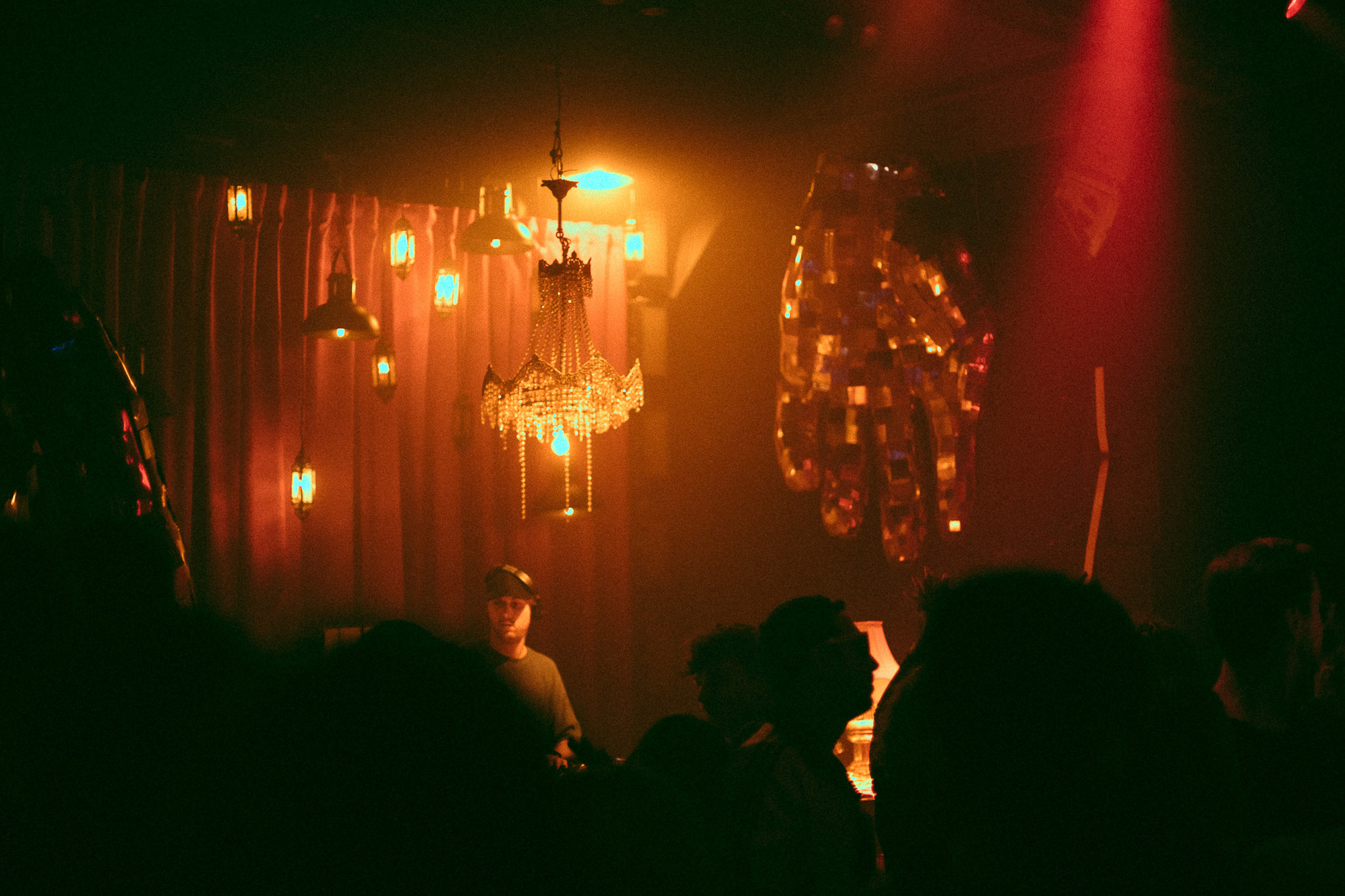 Castle Rave | dołącz do rodziny