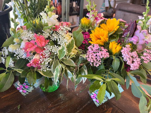 Garden Medley Jar Posie | Hotchkissflowerfarm