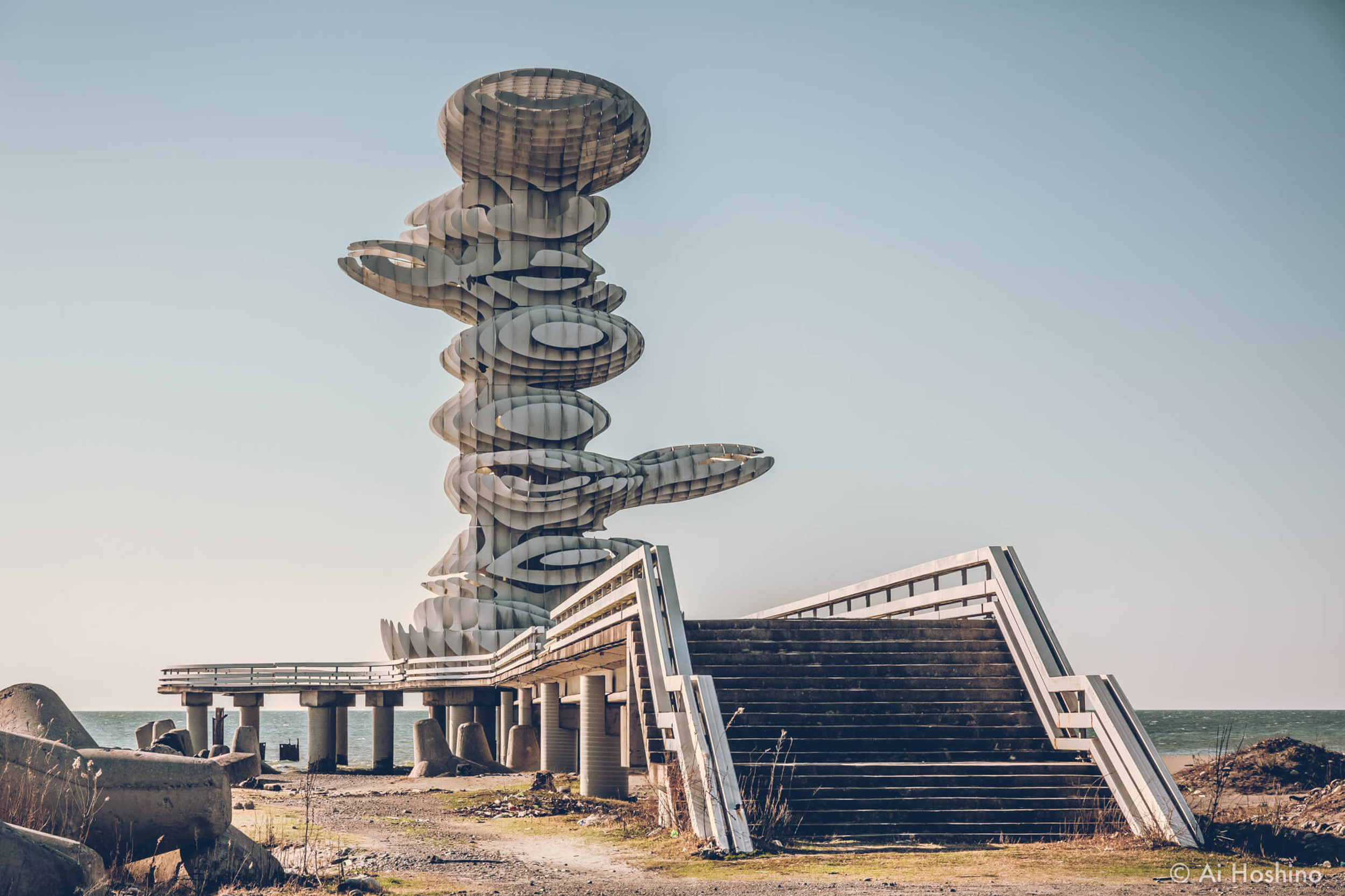 Abandoned Monument of Anaklia in Georgia アナクリアの廃モニュメント
