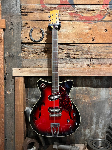 Zenta (F65) Hollowbody Redburst 1960s | Montréal Guitar
