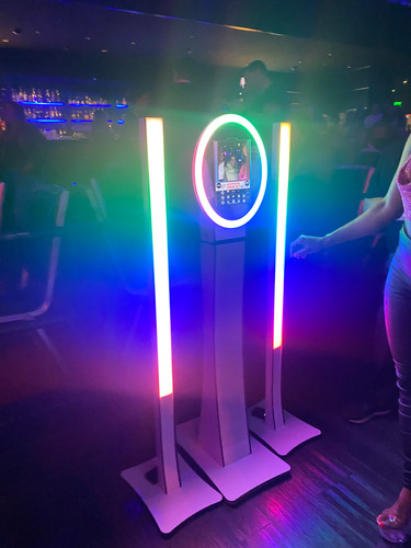 "The Max" Photo Booth - A Show-Stopping Addition to Your Event!