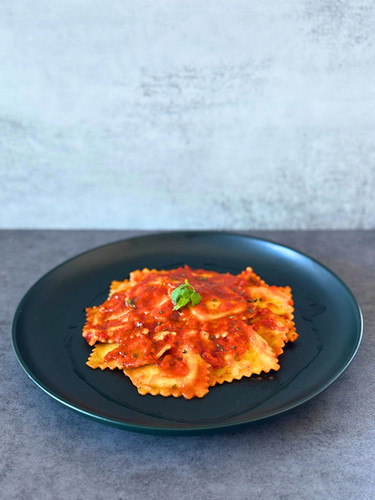 Ricotta Spinach Ravioli With Tomato Sauce Bindi Shoppe