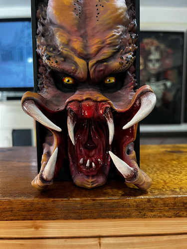 Predator Book Nook | Hause of Ghüle